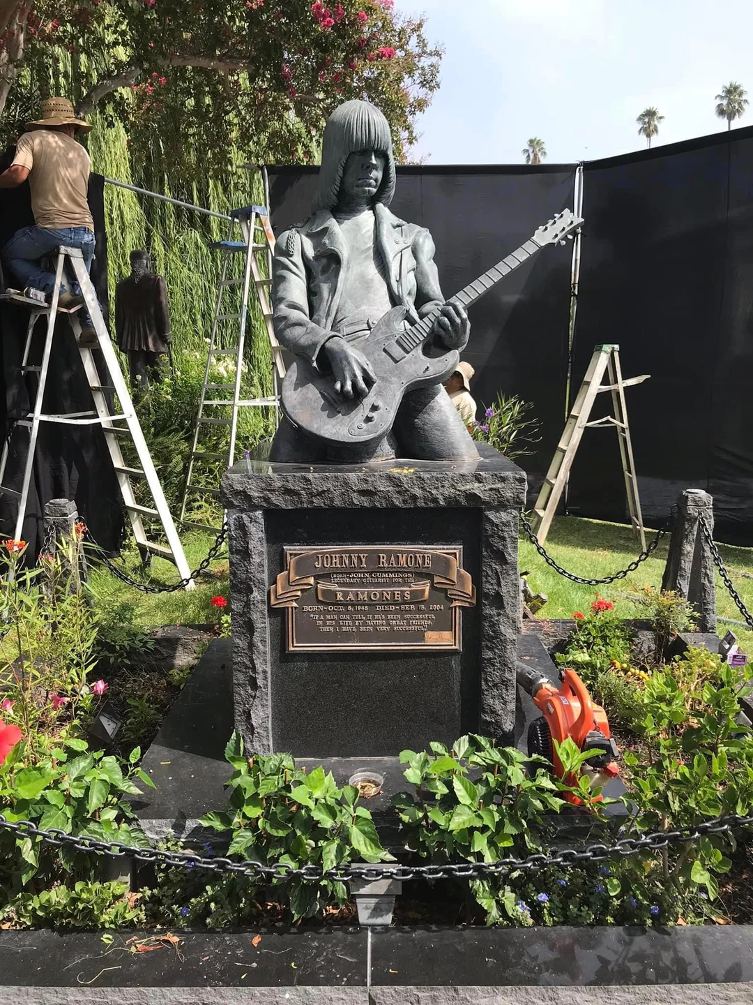 The elaborate grave of Johnny Ramone | Scrolller