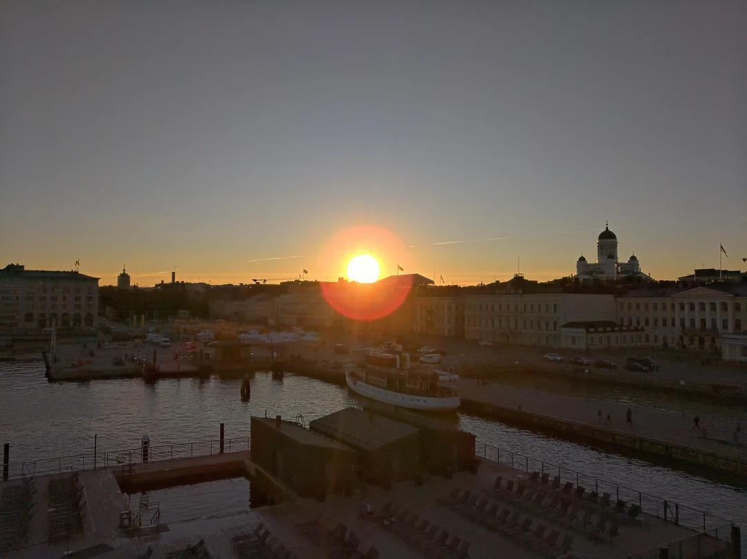Summer evening in Helsinki, Finland at 9 PM [OC] | Scrolller