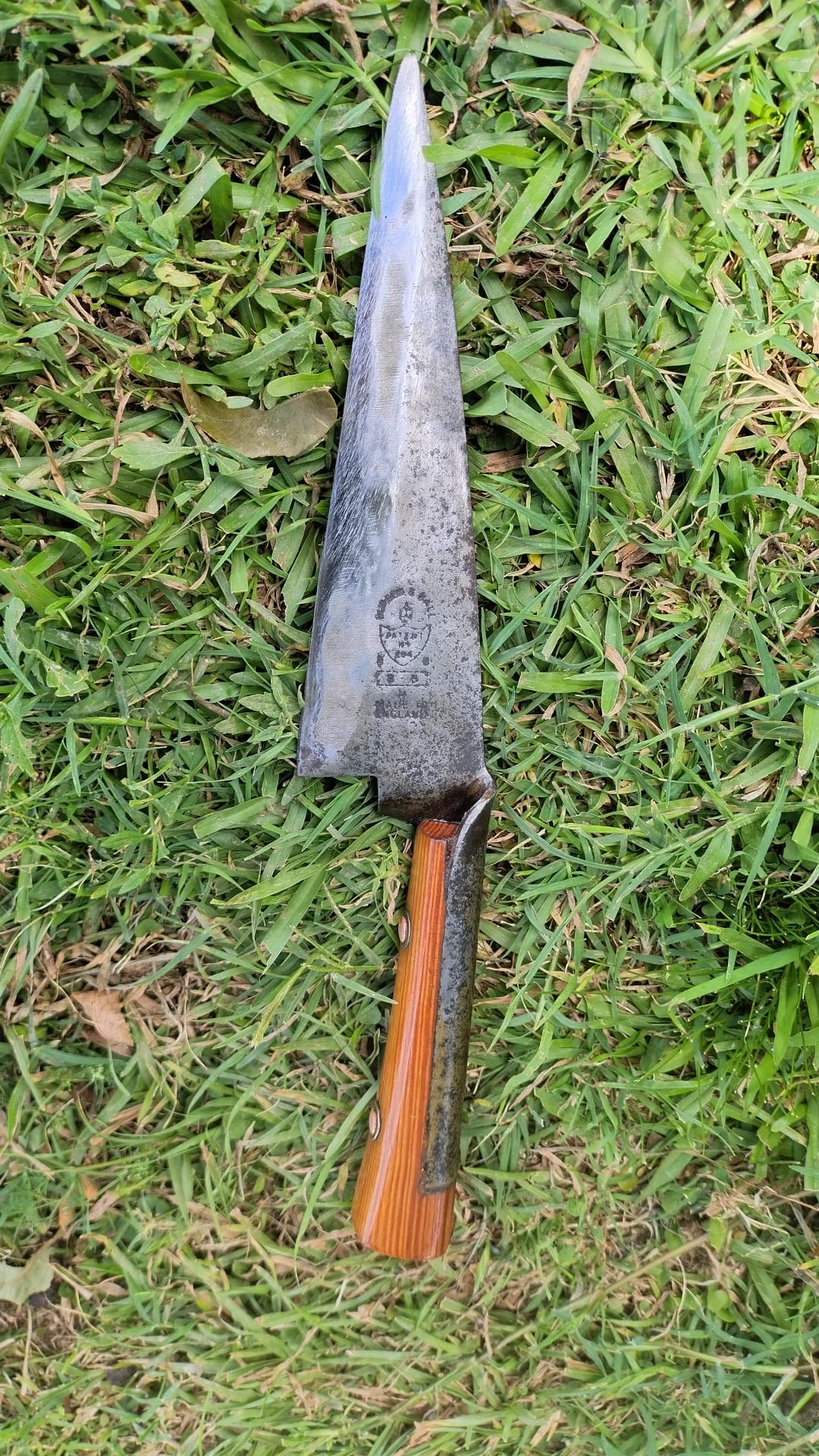 A different knife | Scrolller