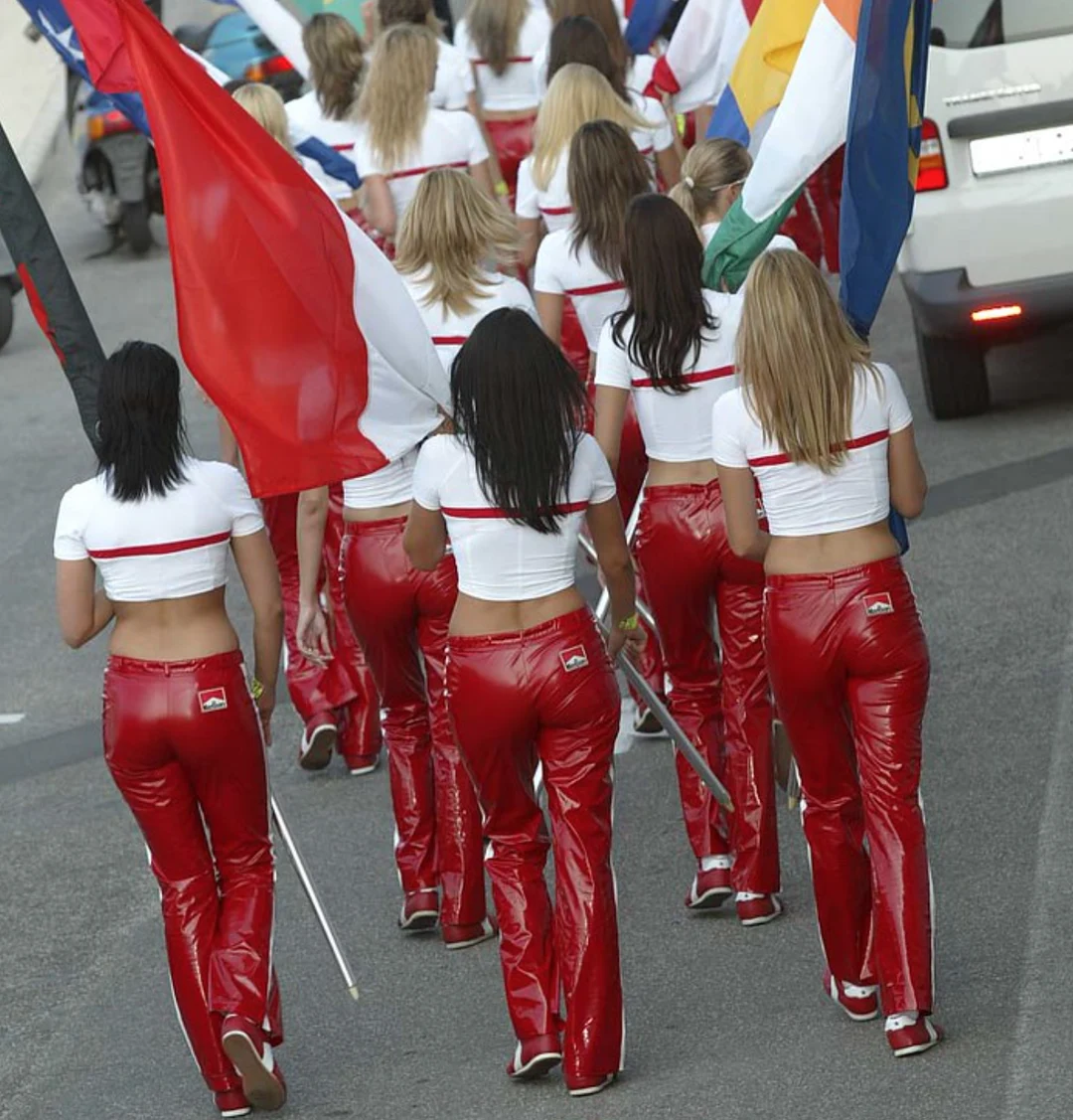 Another flashback to the era of Marlboro grid girls (bonus pic in comments) | Scrolller