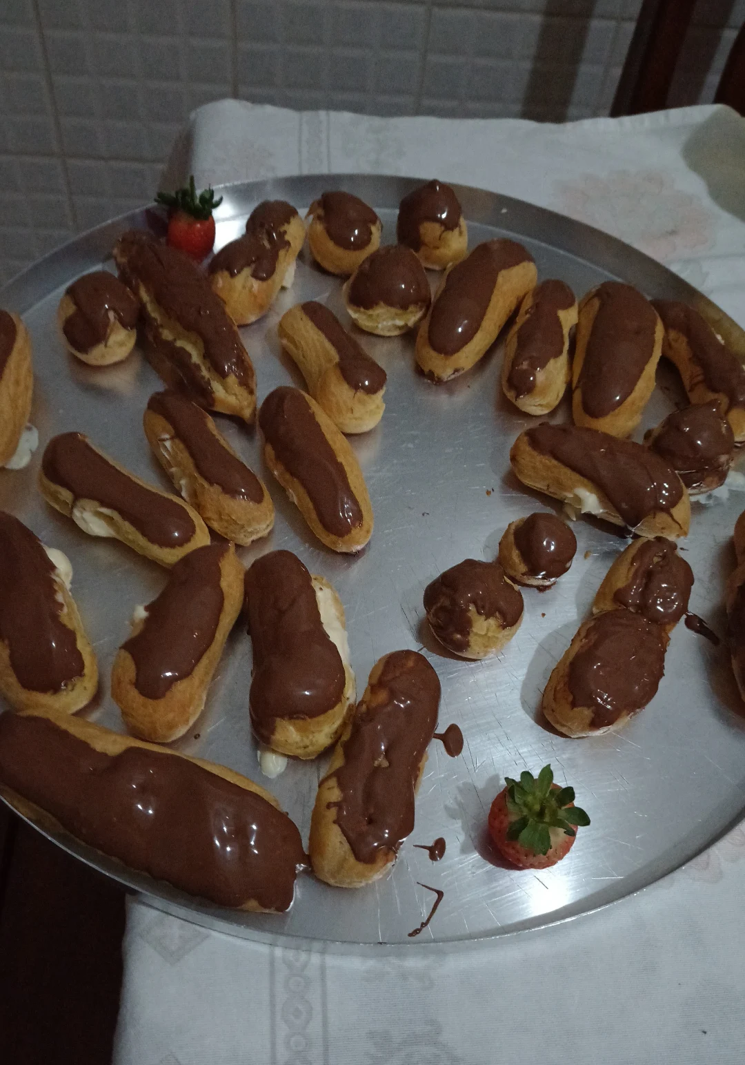 Hopping into the eclair train | Scrolller