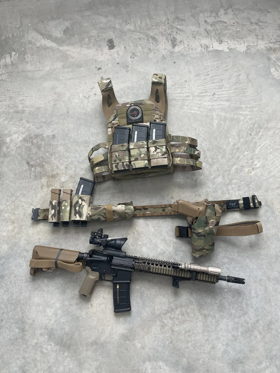 Minimalist loadout | Scrolller