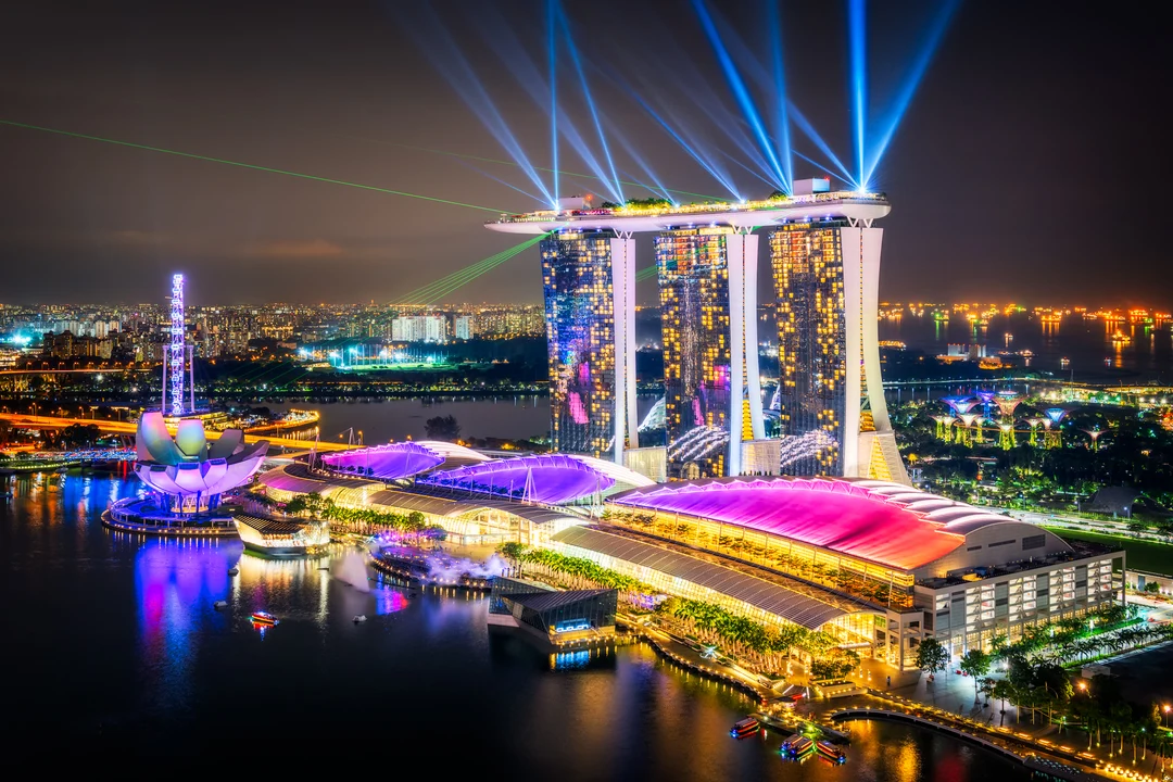 Laser show in Singapore | Scrolller