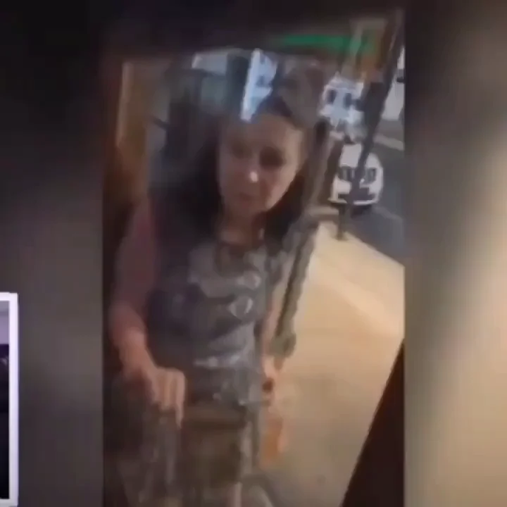 Hmc she is so hungry | Scrolller