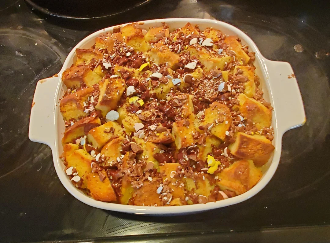 We turned our drunken dense dinner rolls into bread pudding. | Scrolller