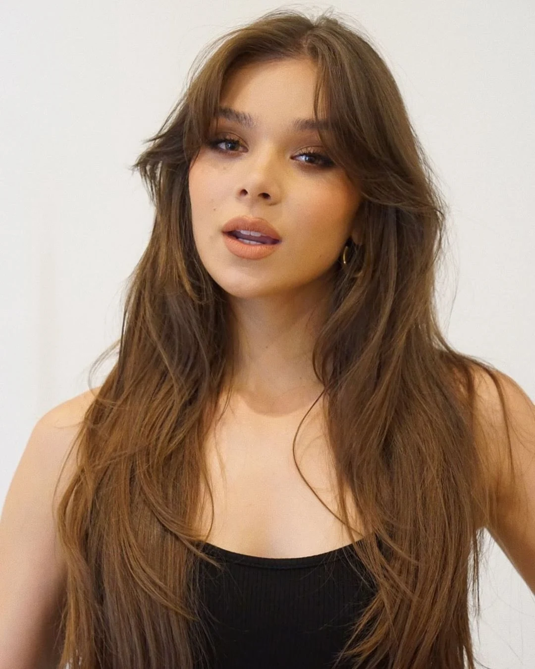 Hailee Steinfeld | Scrolller