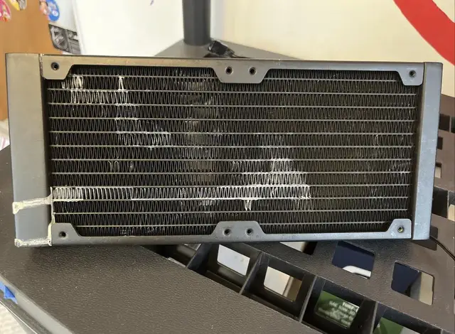 Does this look like a leak? | Scrolller