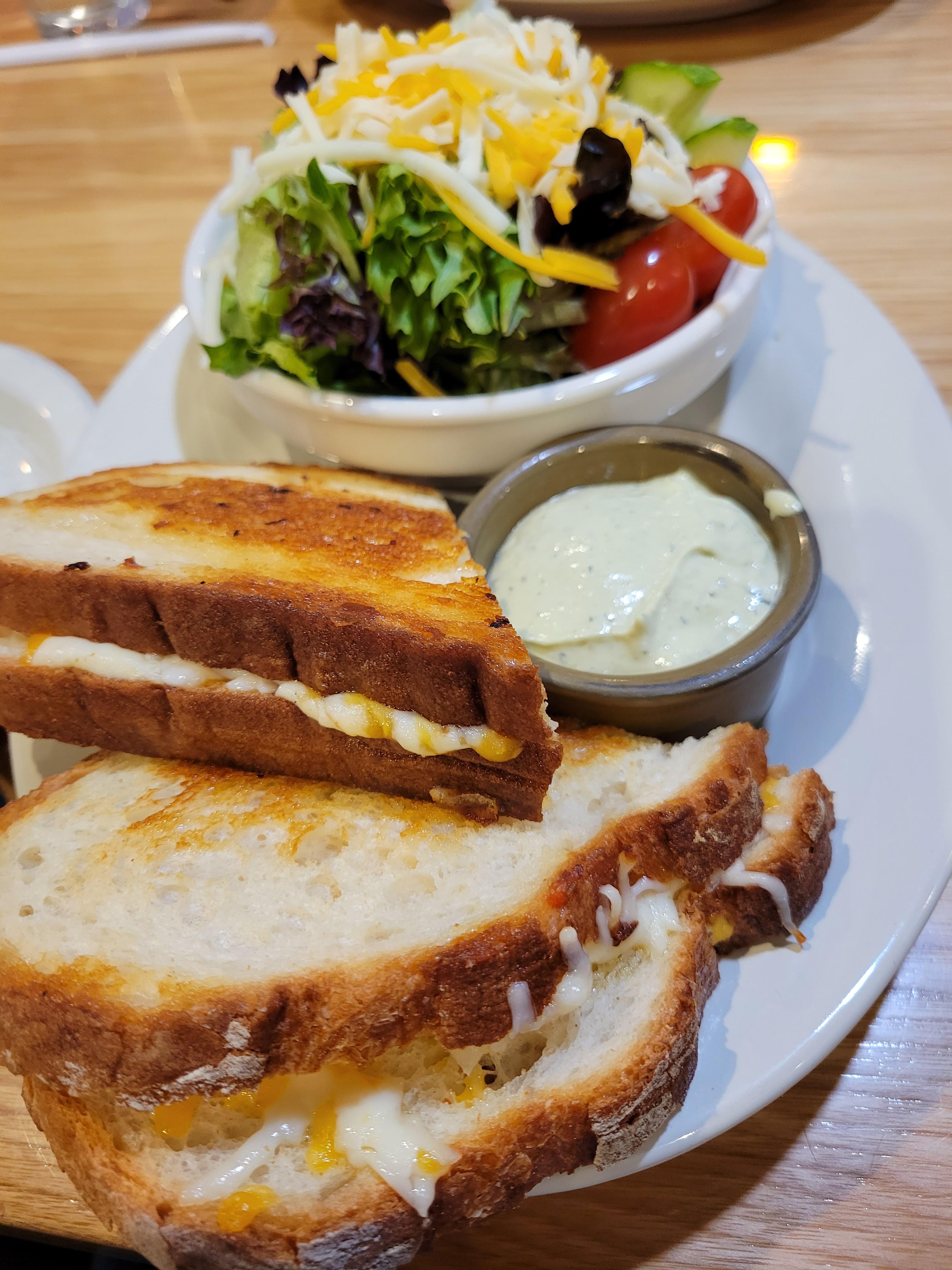 Grilled cheese and a side salad | Scrolller
