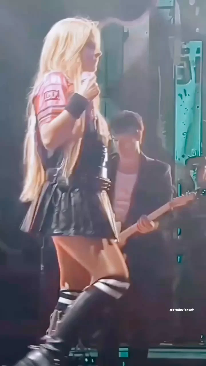 Avril Lavigne Scrolller