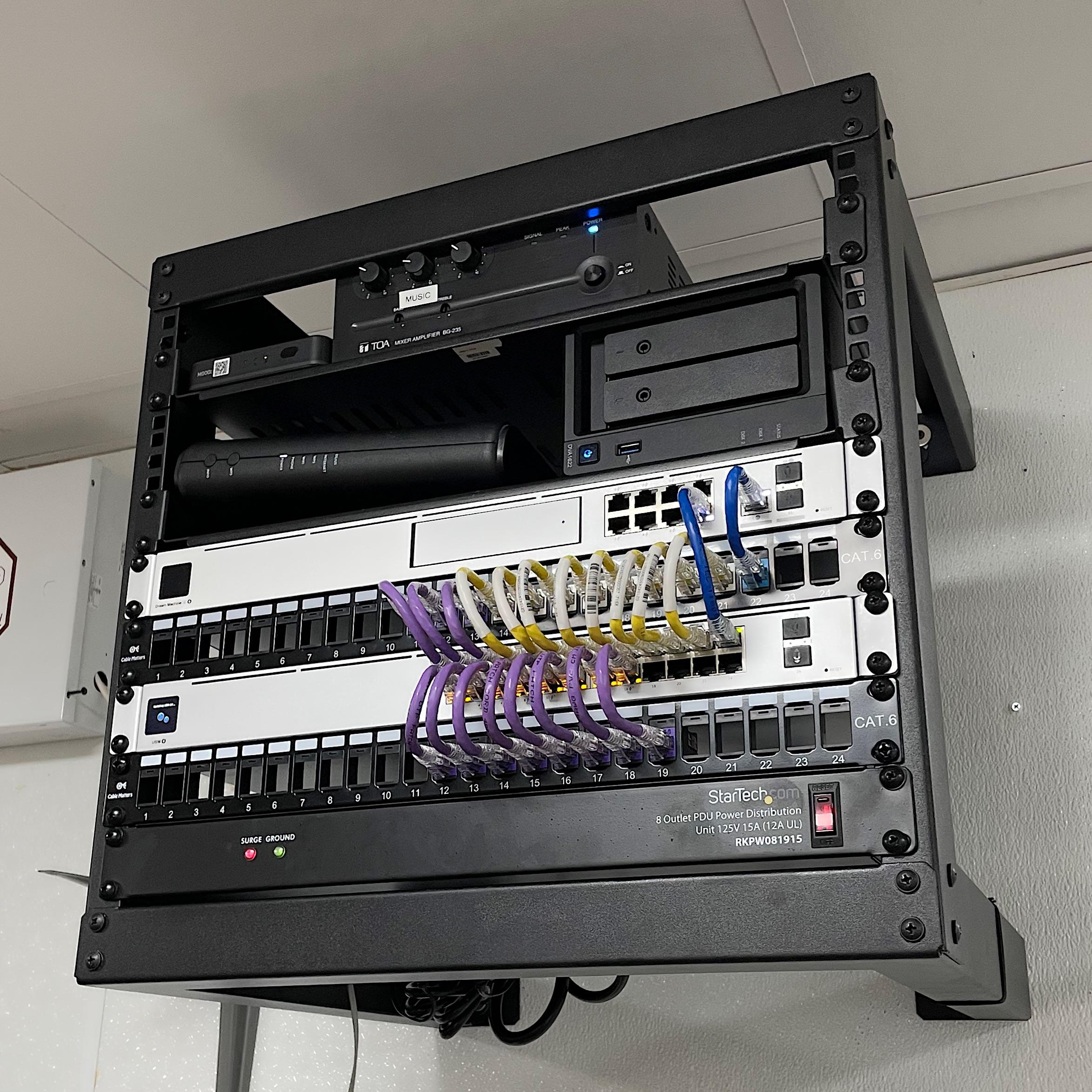 Restaurant installation | Scrolller