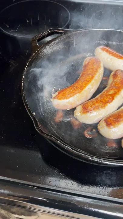 I love the crispy marks cast iron puts on sausages | Scrolller