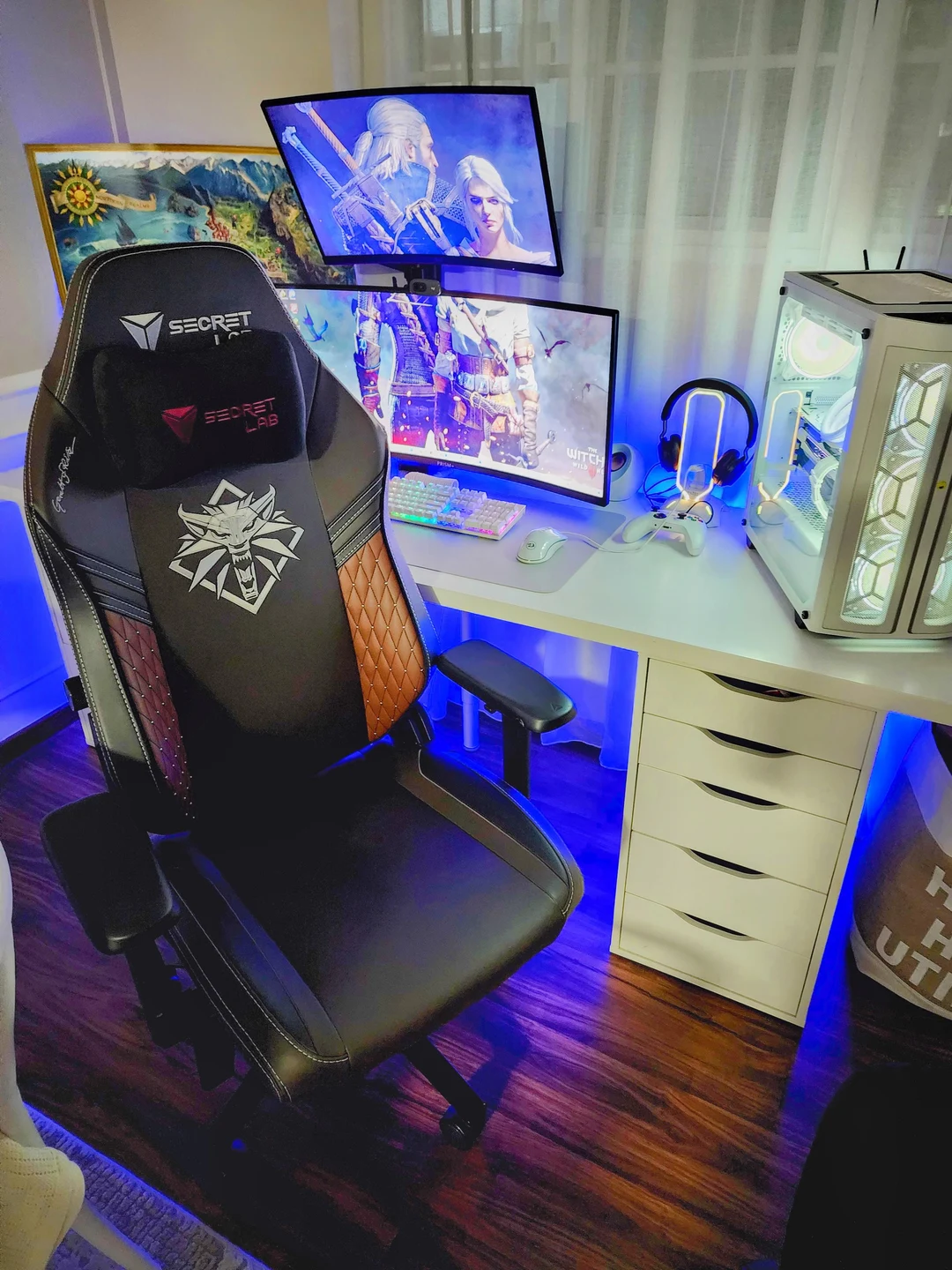 Setup #secretlab | Scrolller