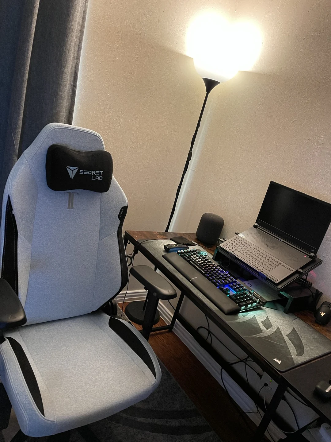 My desk setup with #secretlab chair | Scrolller