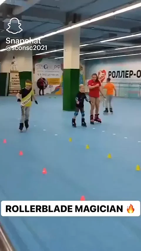 Rollerblade Magician | Scrolller