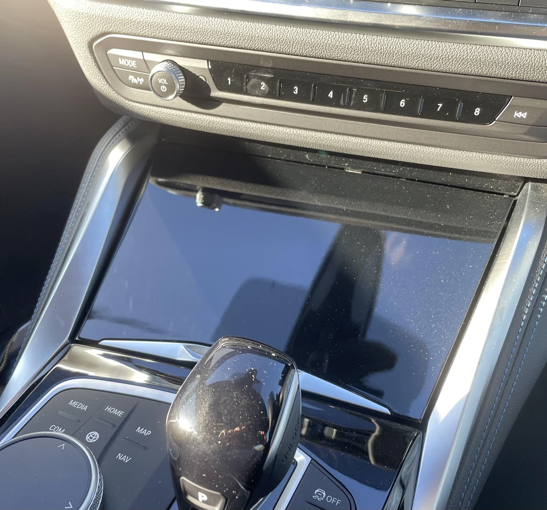 Does anyone actually use this pull down cover, like open it when you need a cup holder or ...