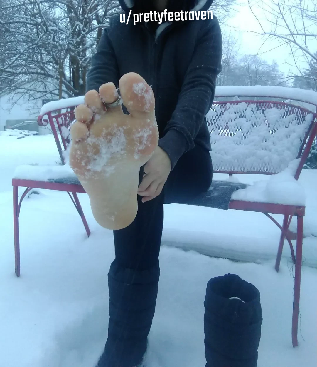 Snowy soles | Scrolller