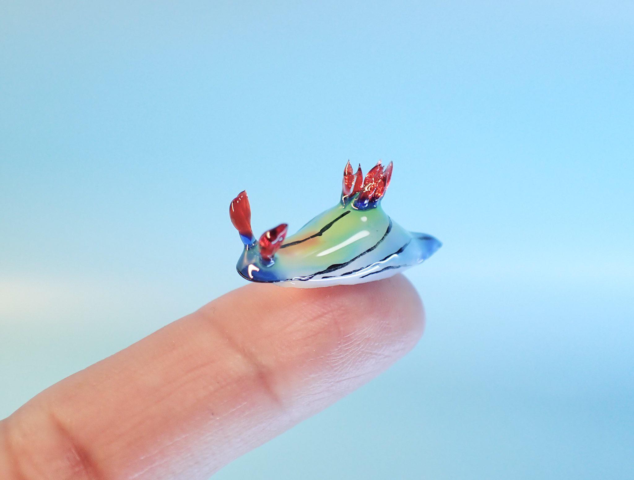 Tiny sea slug made from glass | Scrolller