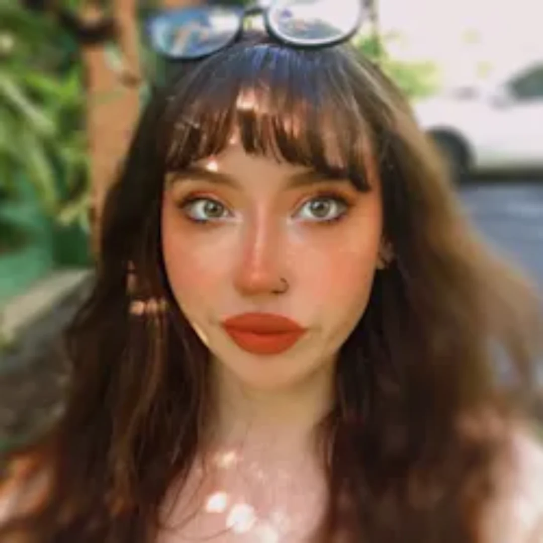 Farrah Maunste | Scrolller