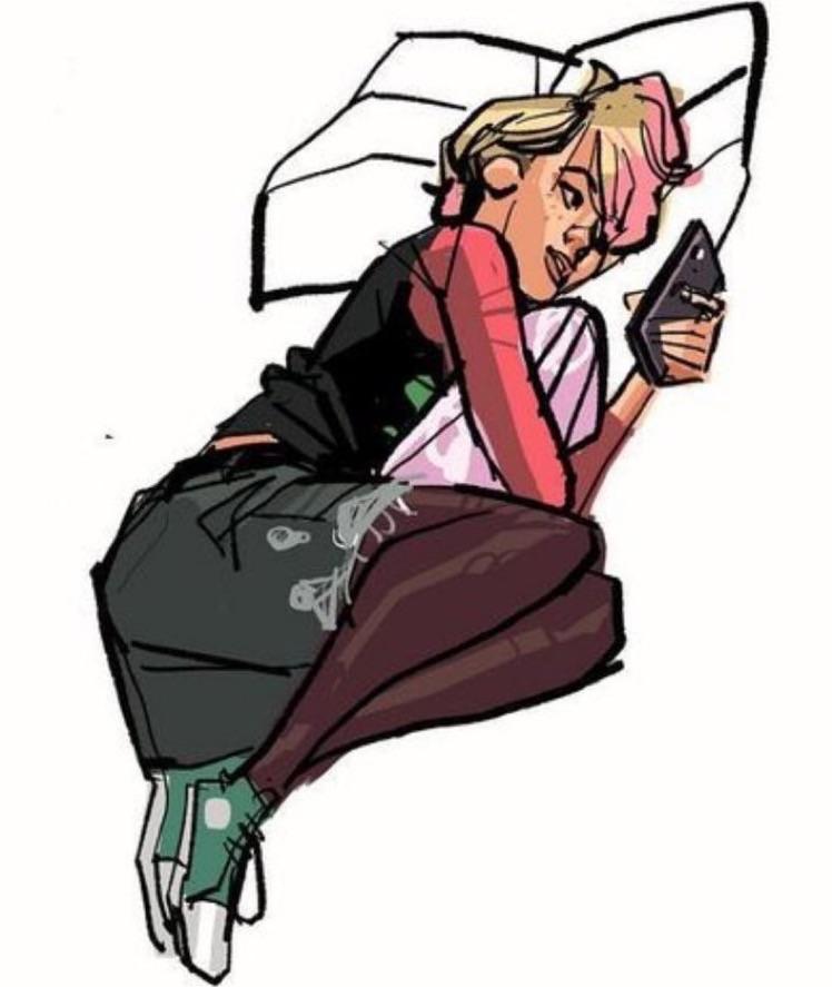 She’s just vibing, texting a friend ️ | Scrolller