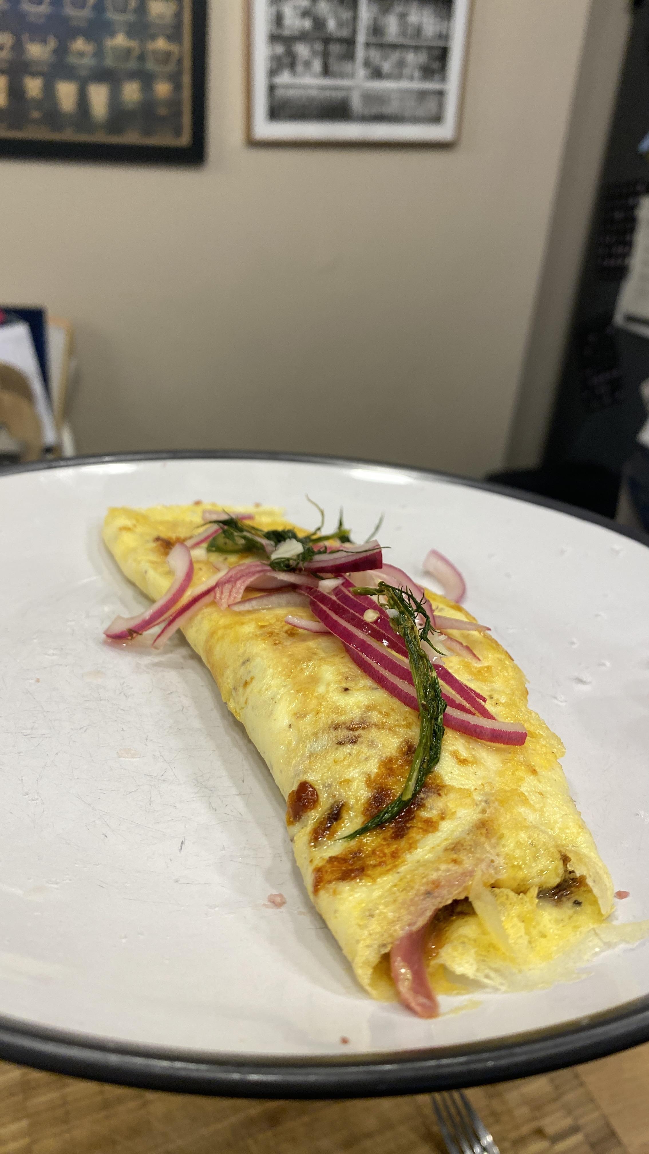 [homemade] Gochujang and pork lunch tongue omelette with crushed prawn crackers and quick ...