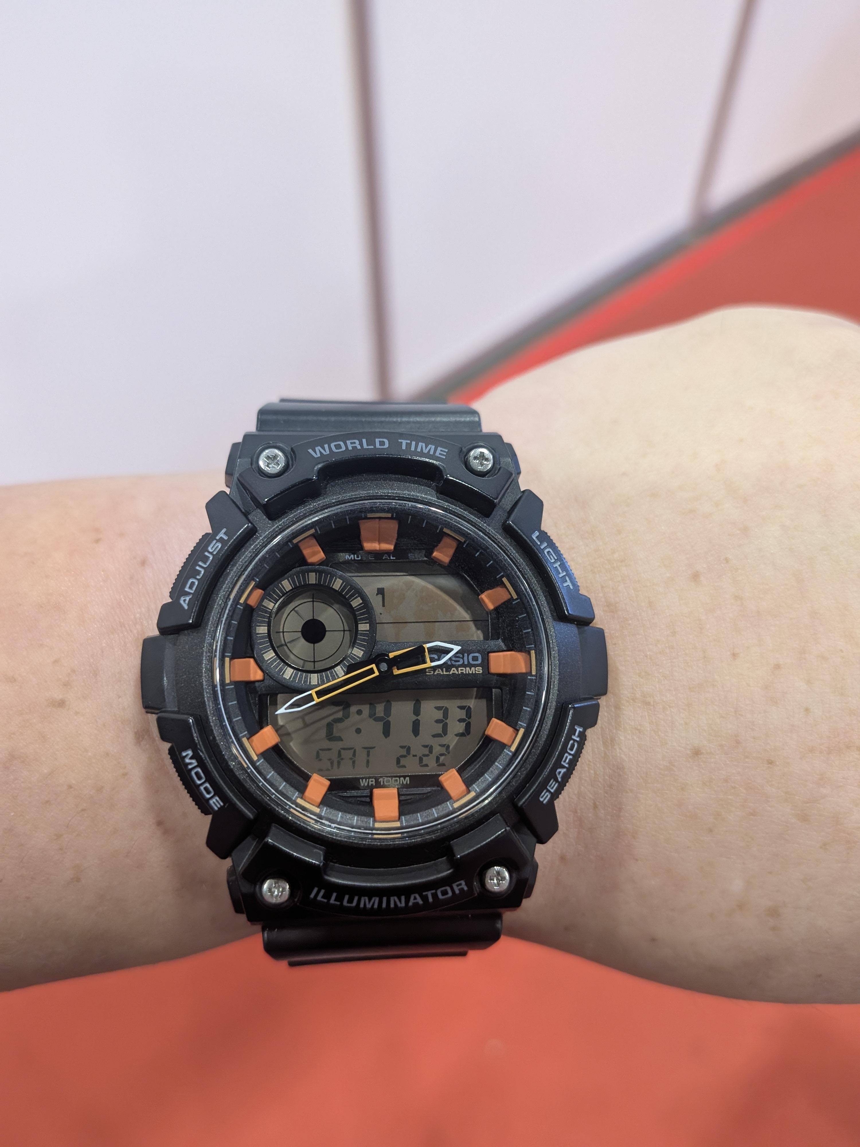 If a Royale had a baby with a G-Shock Analog - AEQ-200W | Scrolller