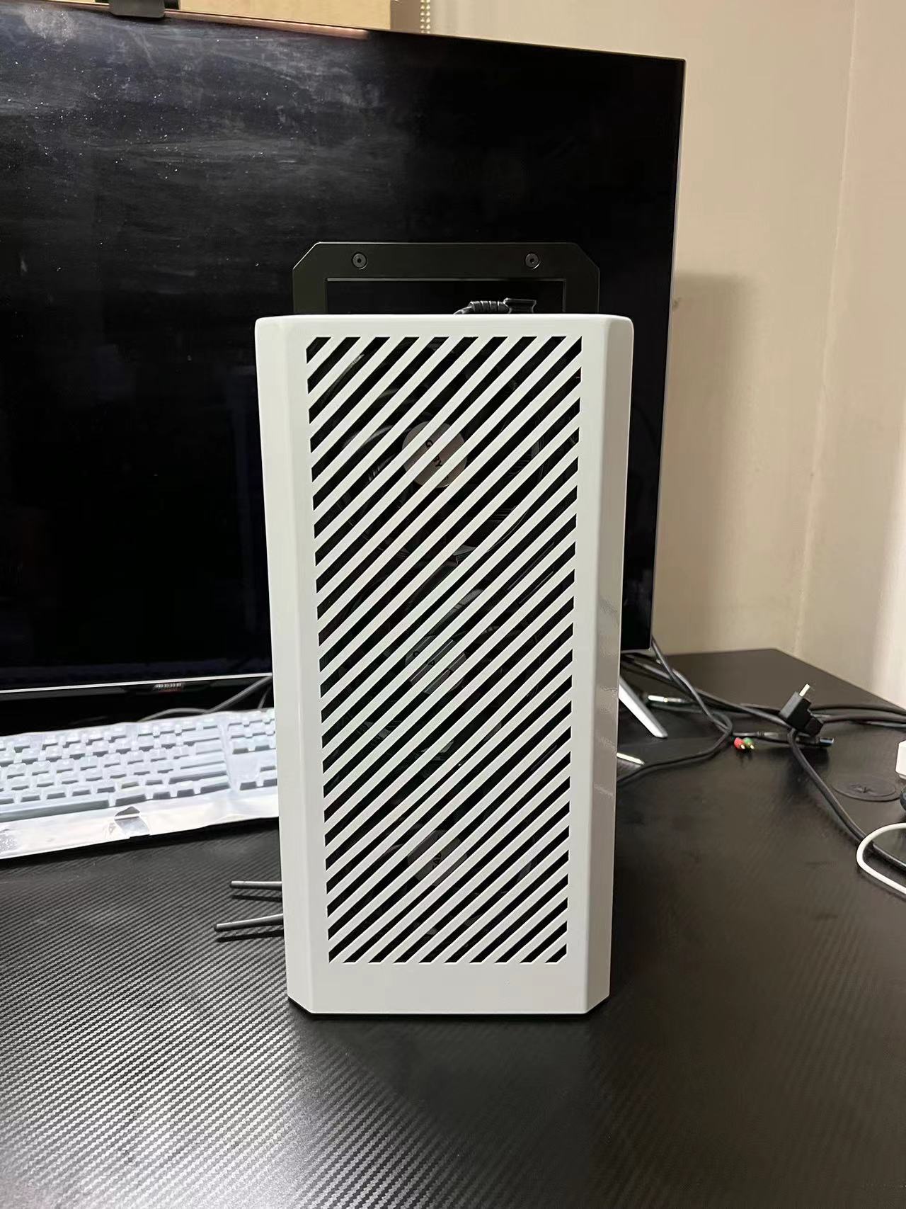 Adding a cover to my open case | Scrolller