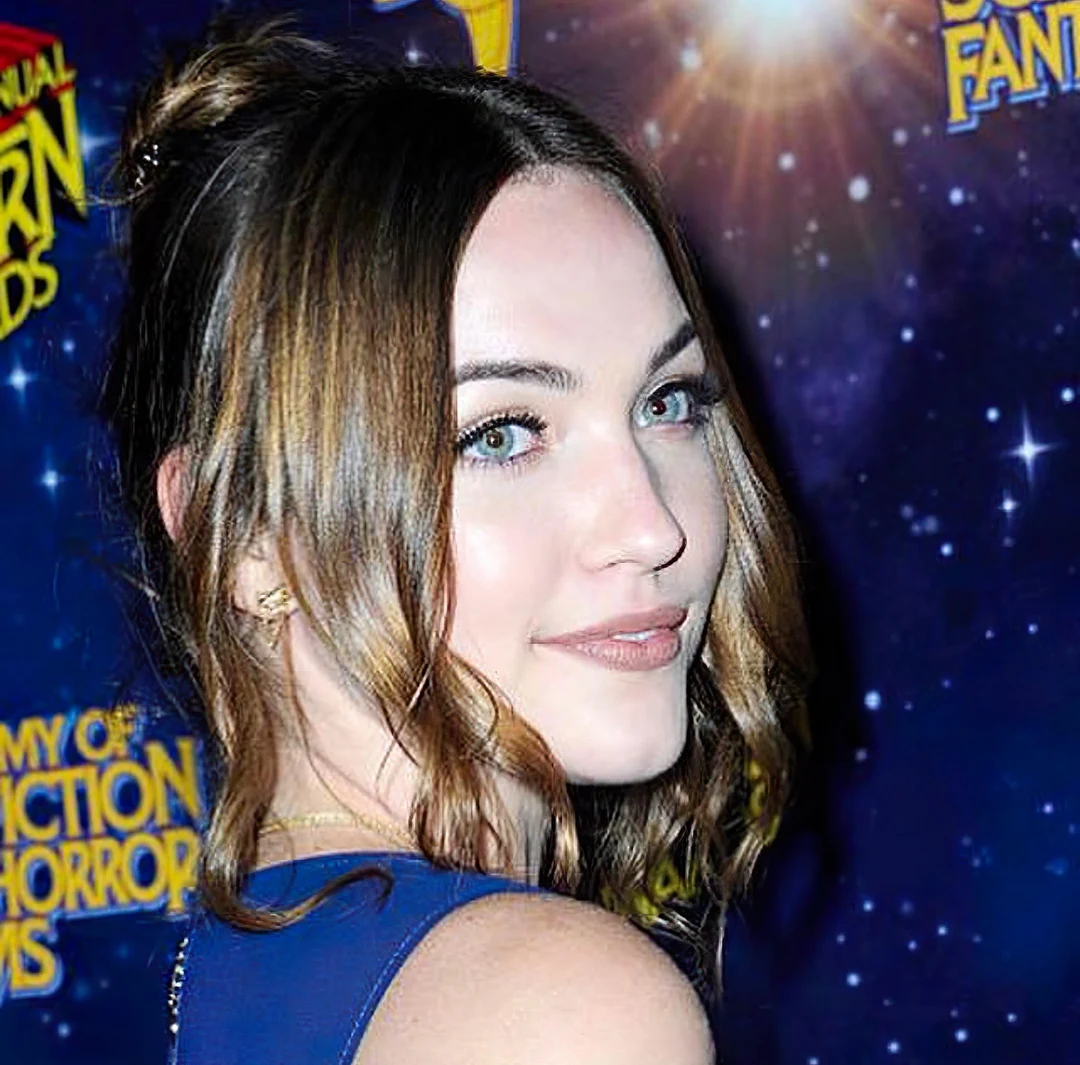 Violett Beane Scrolller