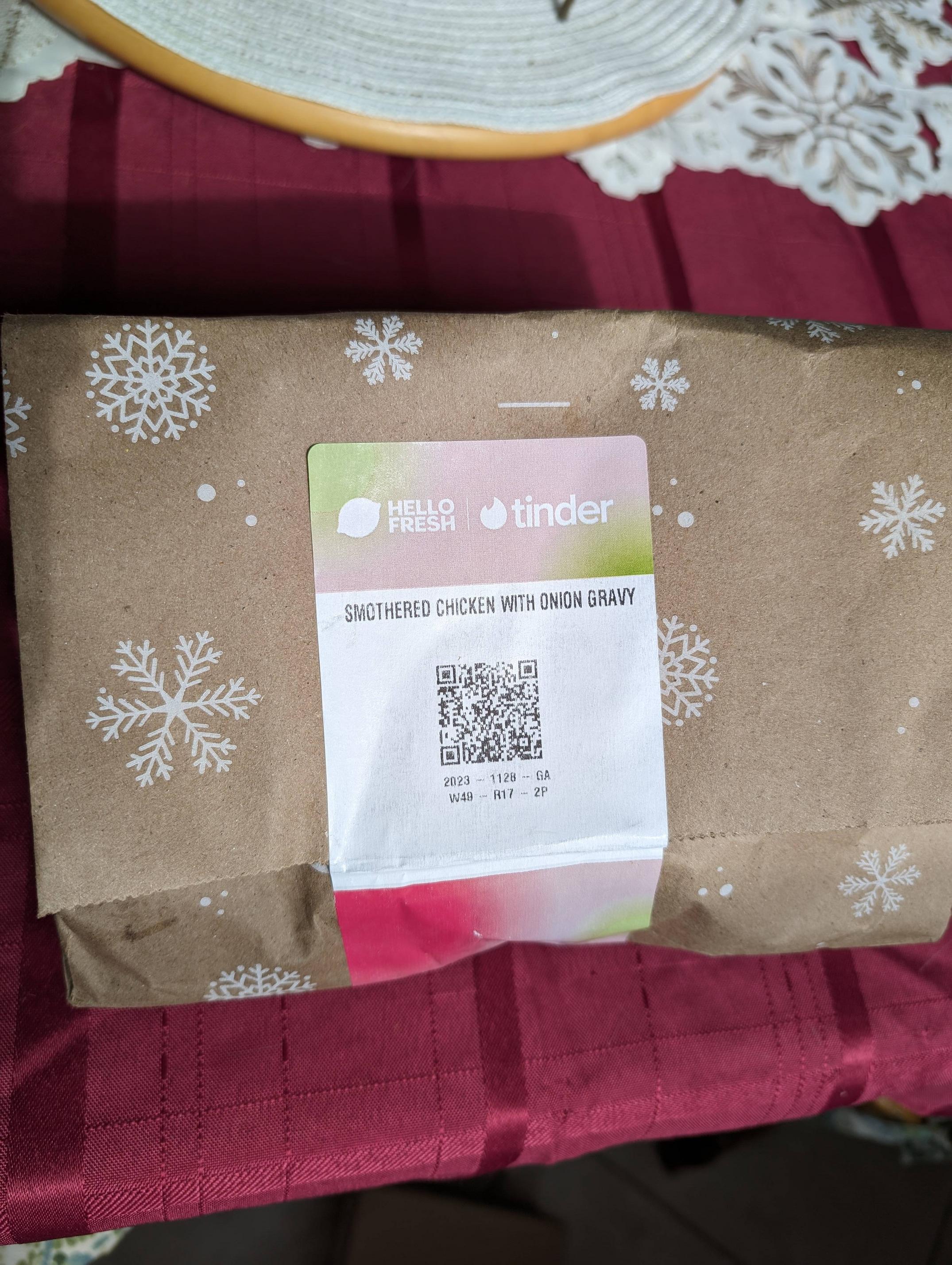 My Hello Fresh delivery has an ad for Tinder on one of the labels. | Scrolller