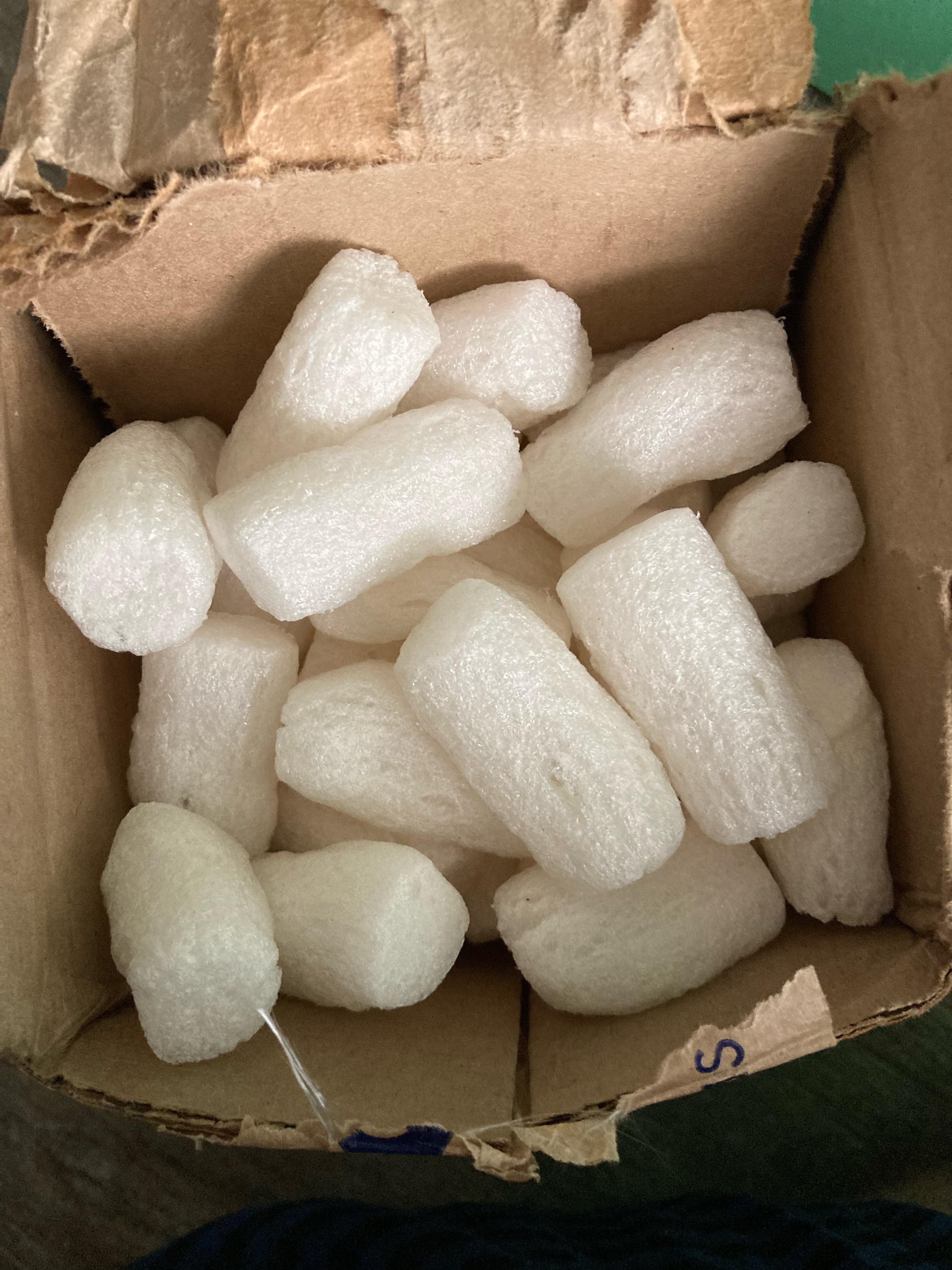 Can I put packing peanuts in my mouses cage? | Scrolller
