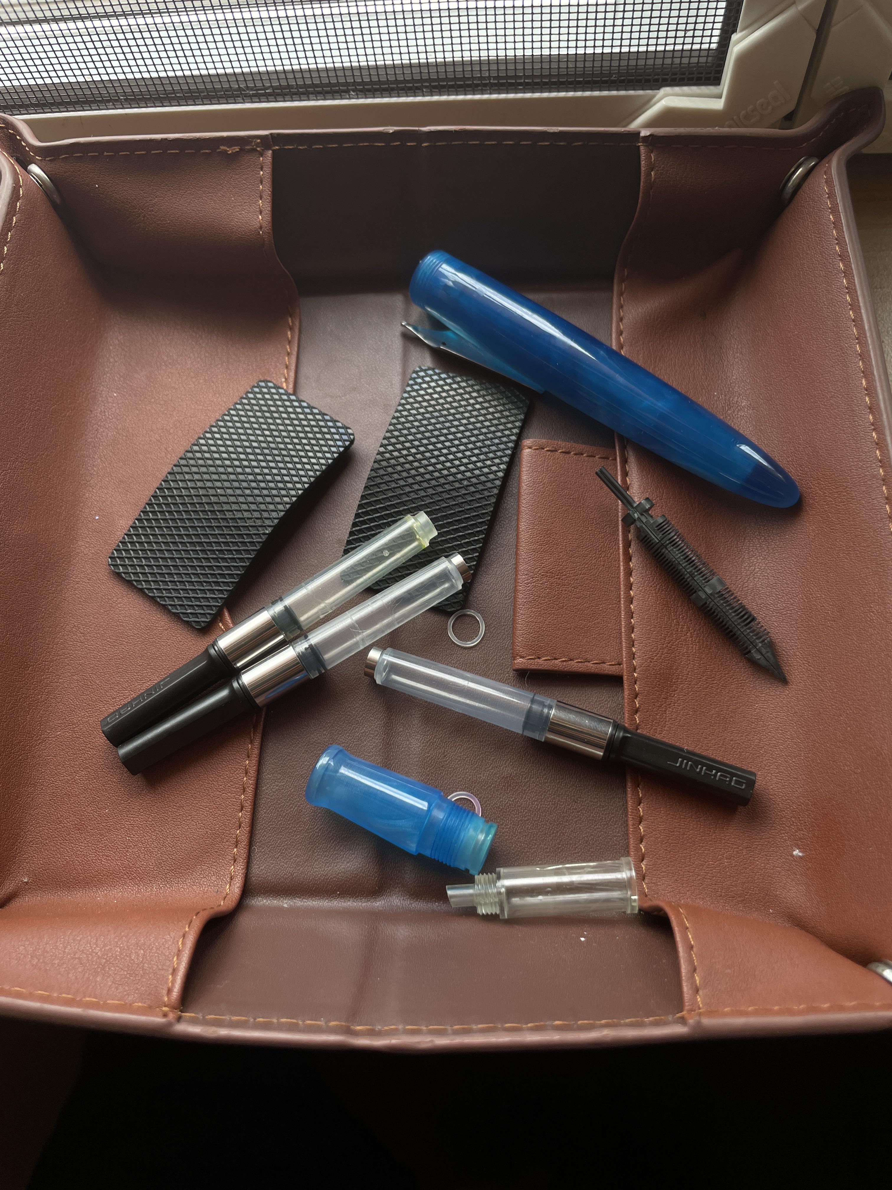 Anybody know how to disassemble this Jinhao converter? | Scrolller