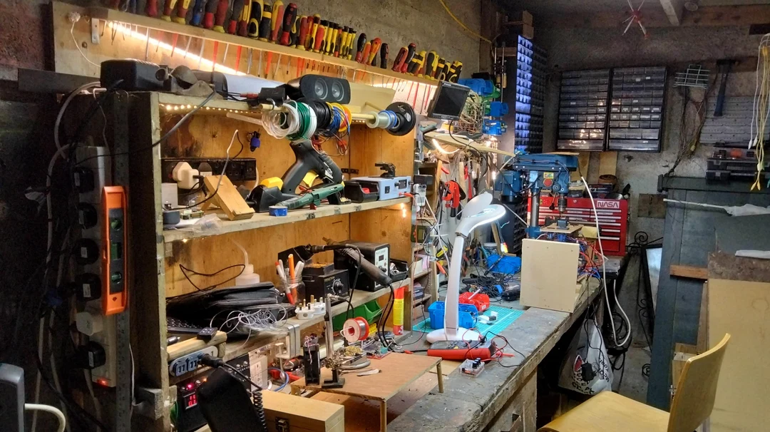 It might be messy, but this is my happy place, my tinkering bench. | Scrolller