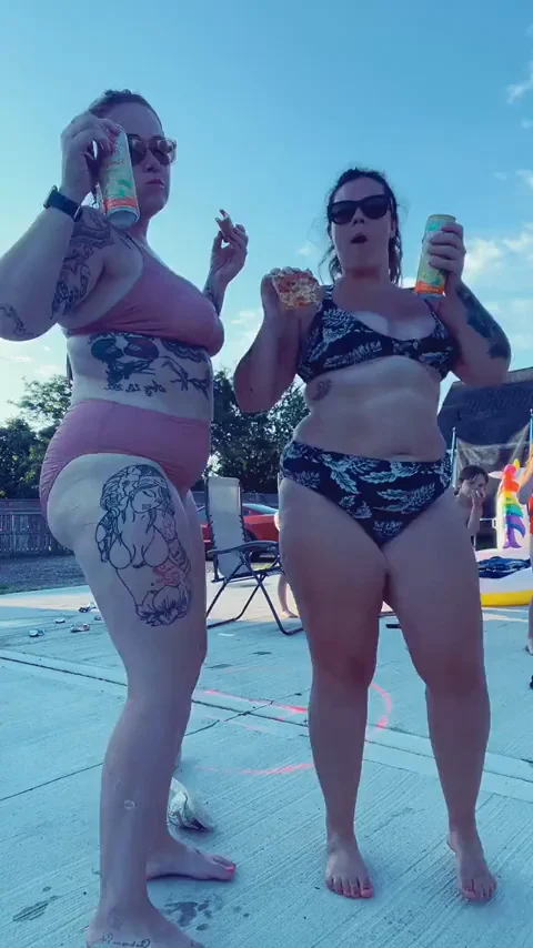 HMC while we make a Tiktok video | Scrolller