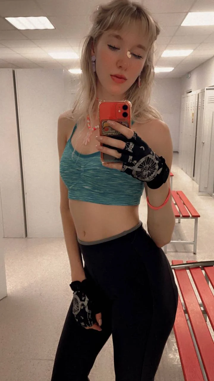 after training, my top fits me perfectly | Scrolller