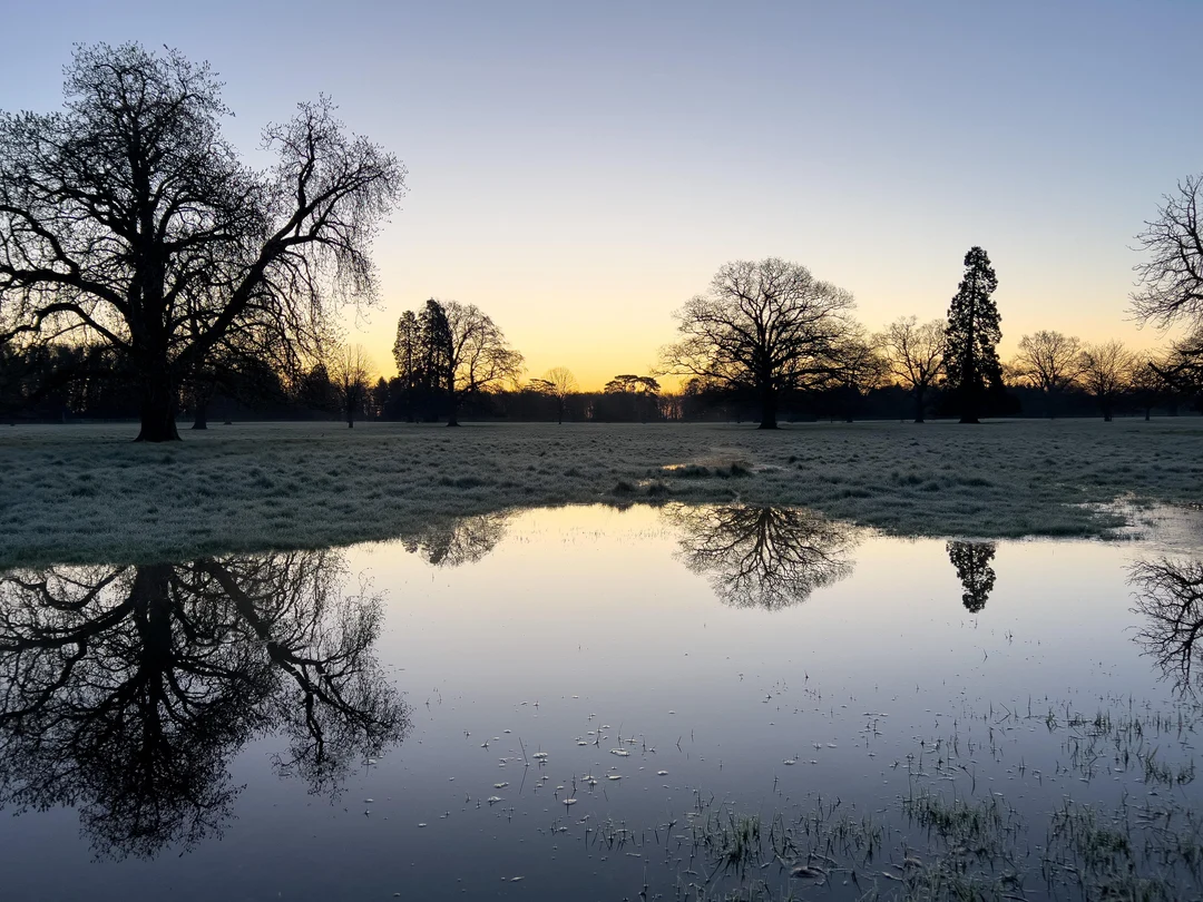 Clear morning reflection Oxfordshire, UK [OC] [4032x3024] | Scrolller