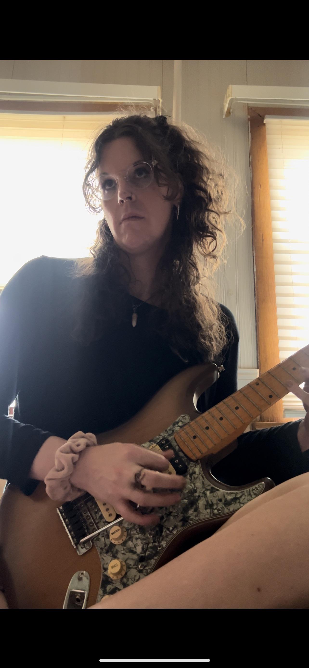 Rocker Chick 🤘🏻🎸 | Scrolller