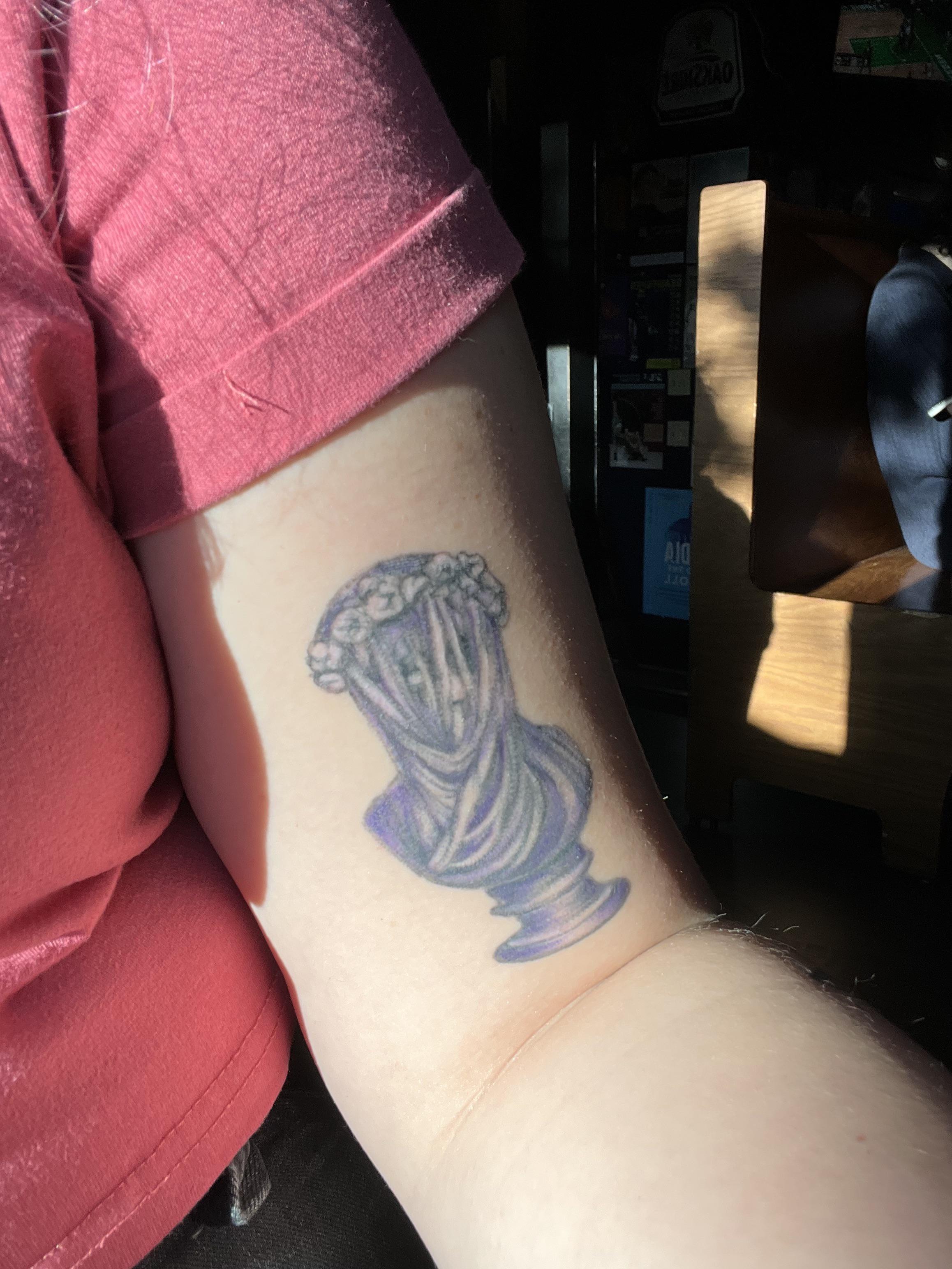 Statue tat | Scrolller