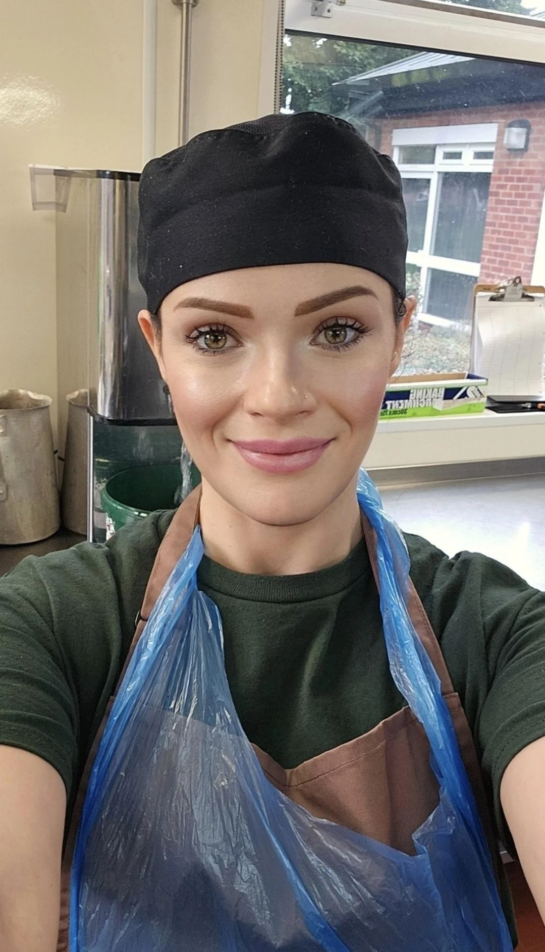 Hanging up the apron for the weekend | Scrolller