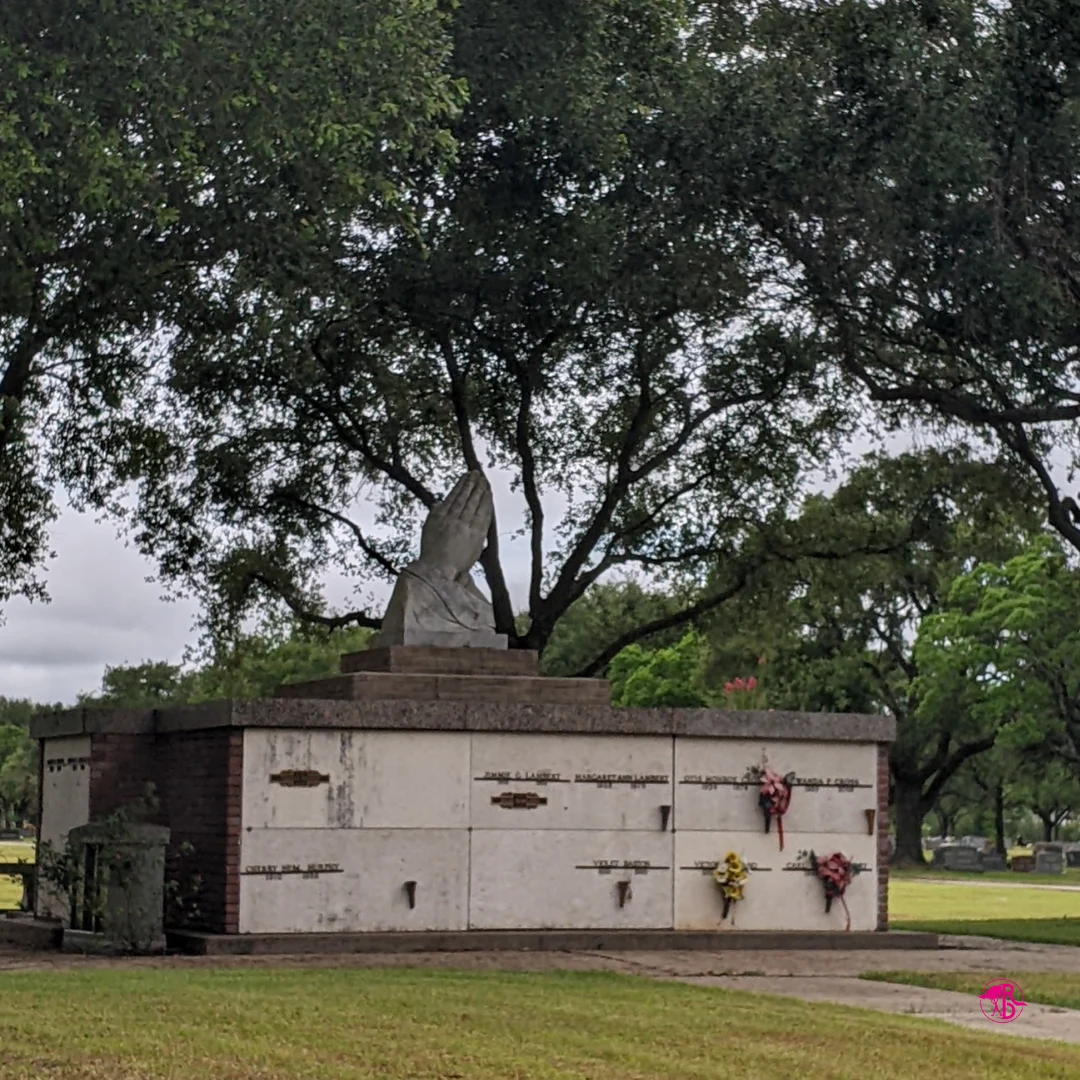 Gorgeous monument for this mausoleum in Pearland, Texas cemetery. | Scrolller