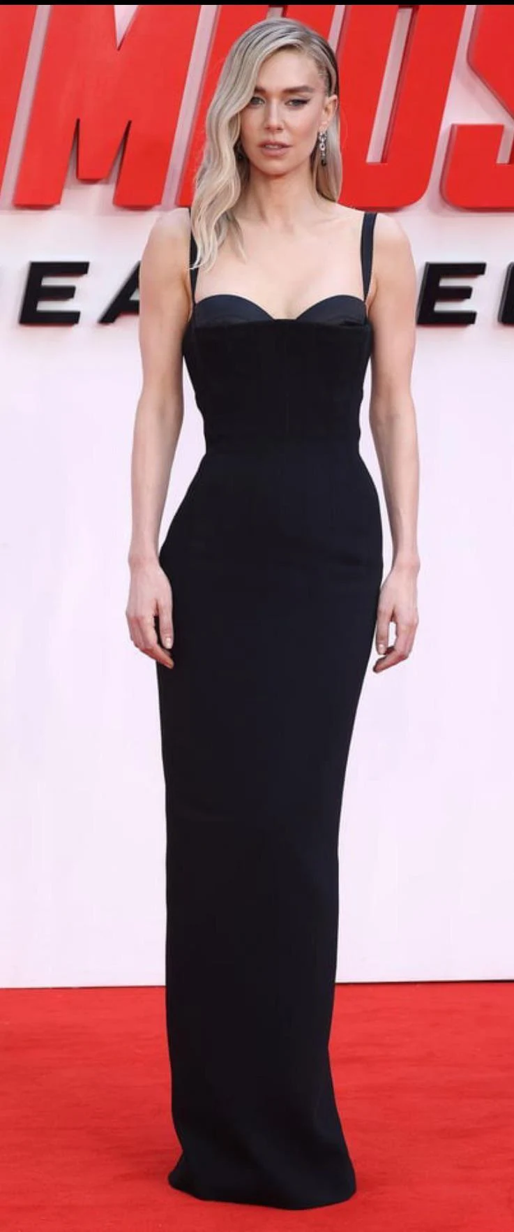 Vanessa Kirby | Scrolller