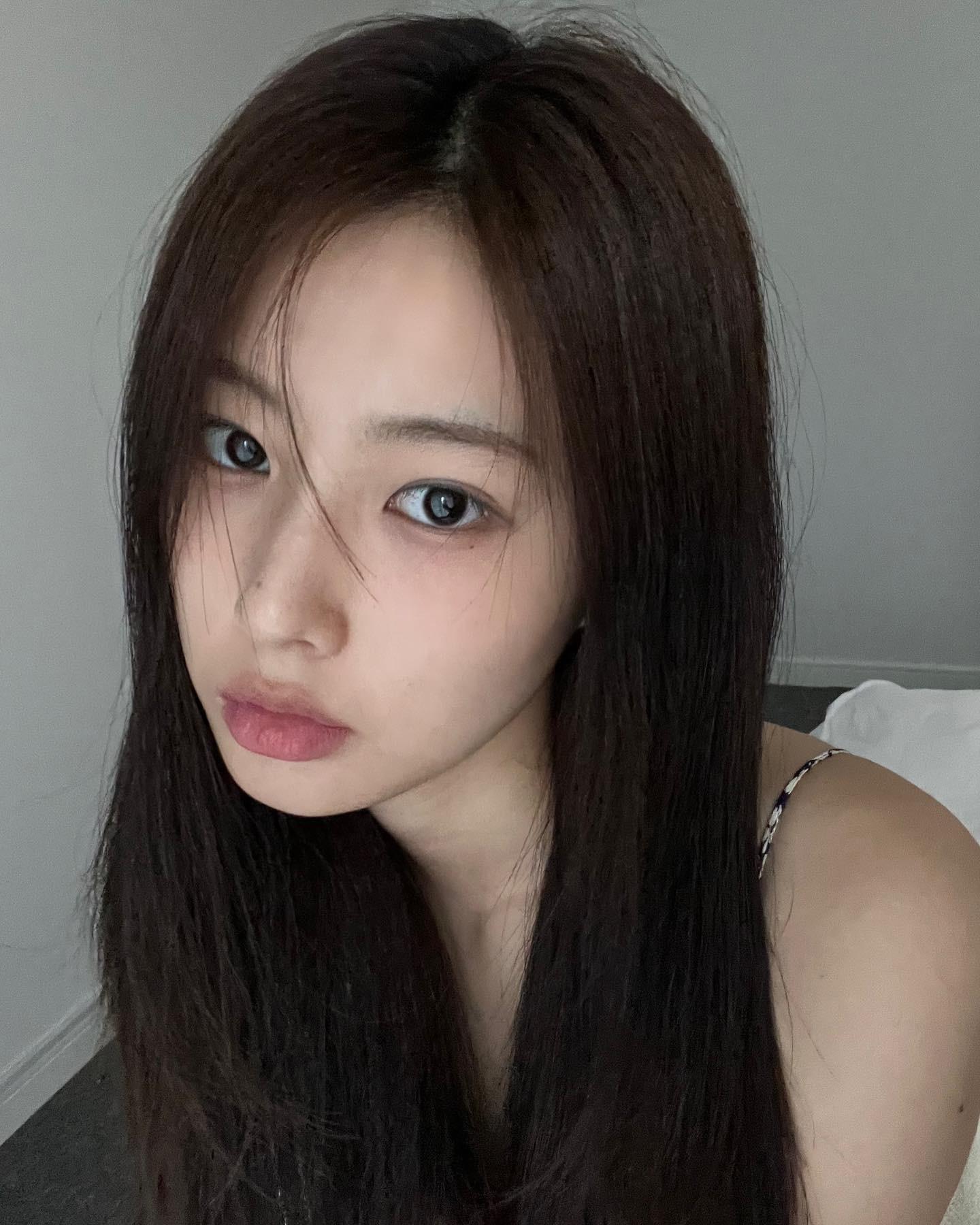 Discover more like IZone: 220829 Kang Hyewon Instagram Update and Related Content | Scrolller