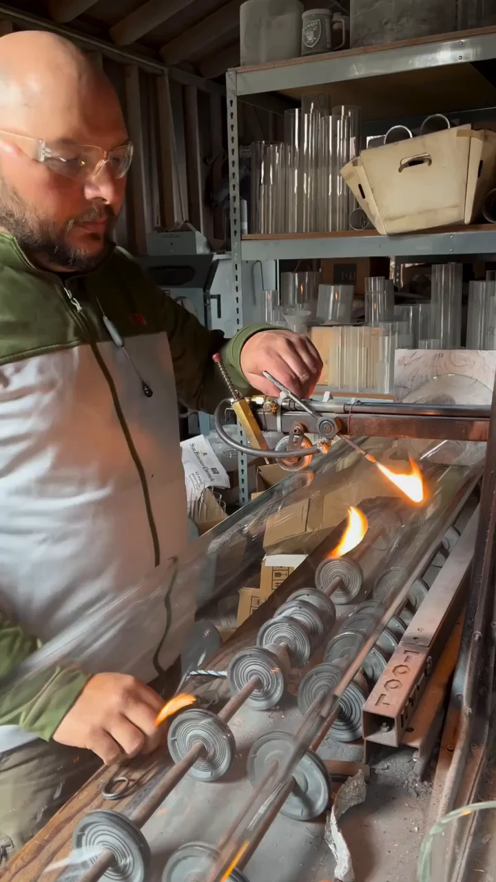 Splitting a glass tube with a torch | Scrolller