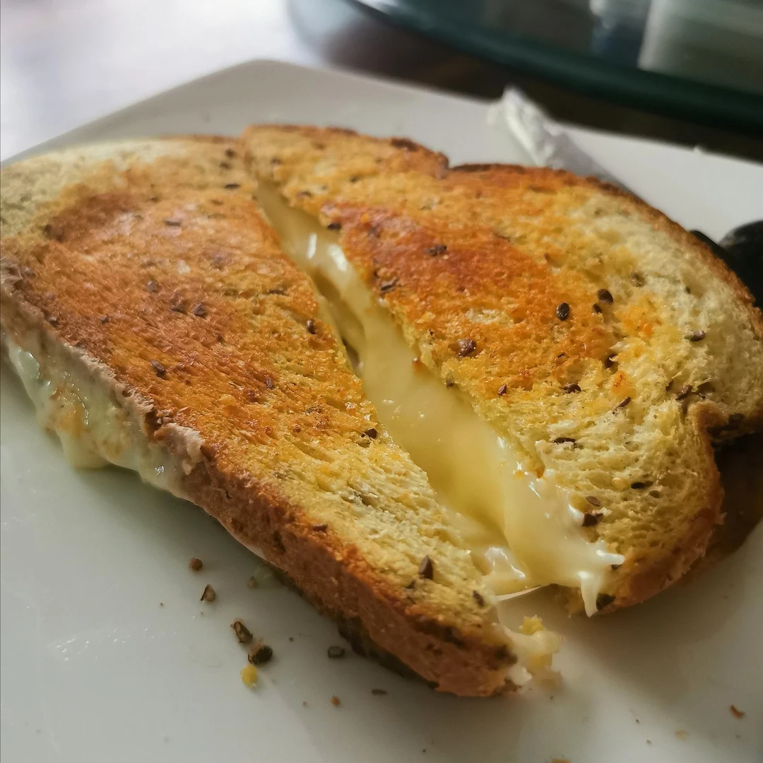Grilled cheese sandwich | Scrolller