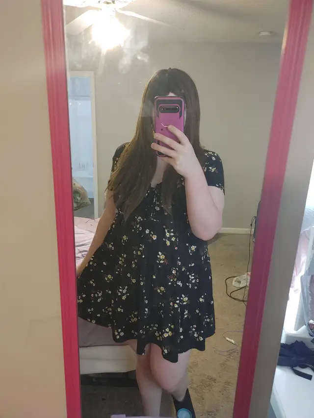 Heading out to go visit my mom today in my favorite dress | Scrolller