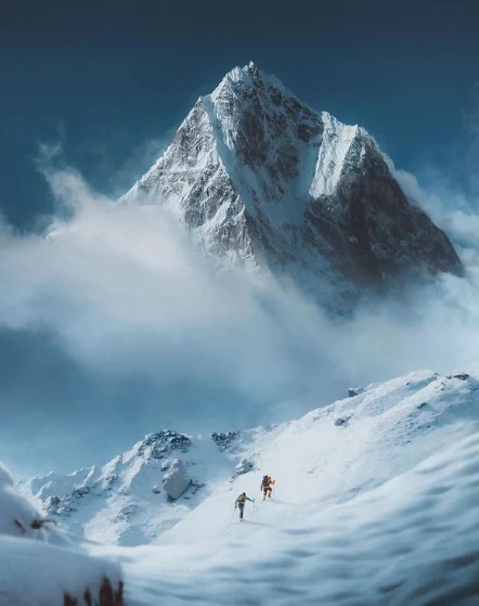 Roaming beneath the mighty Cholatse (6440m) | Scrolller