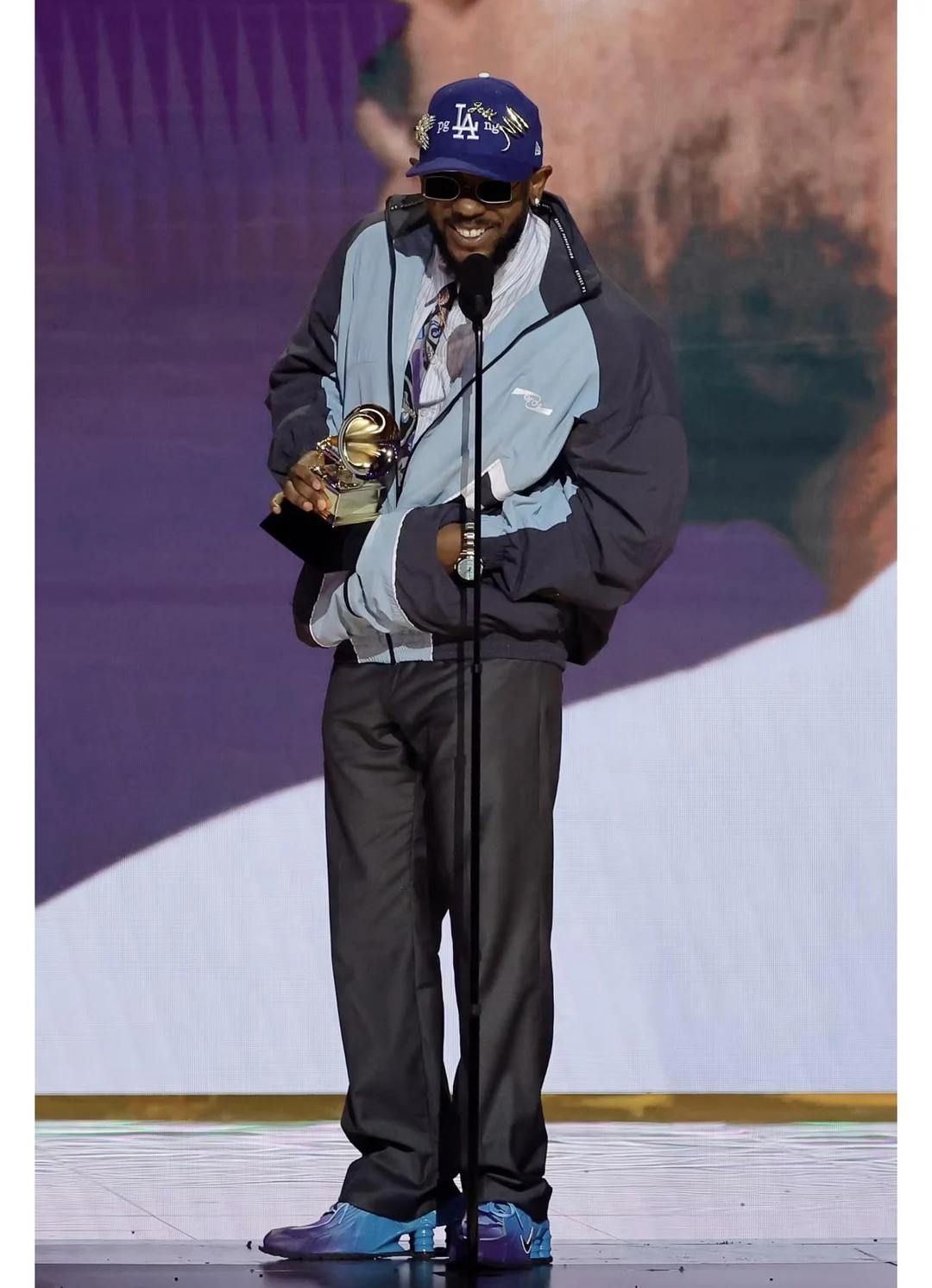 Can anyone tell me this sneaker name | Scrolller