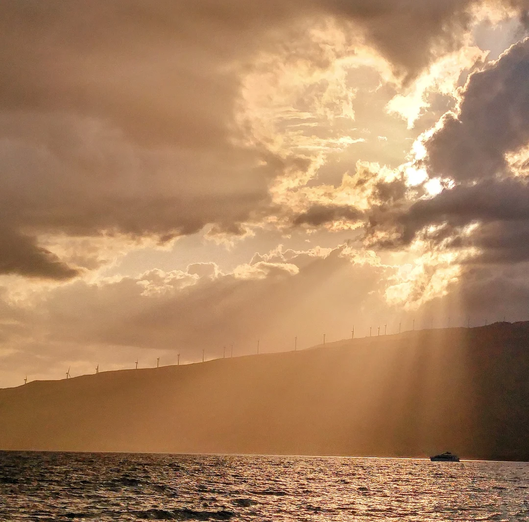 Maui sunset | Scrolller