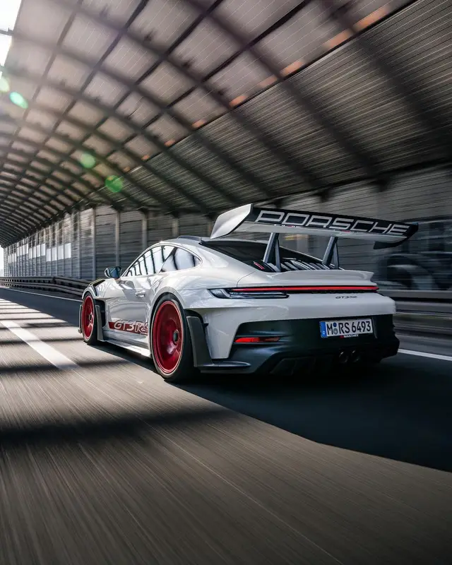 Porsche 911 (992) GT3 RS [1080x1350] | Scrolller