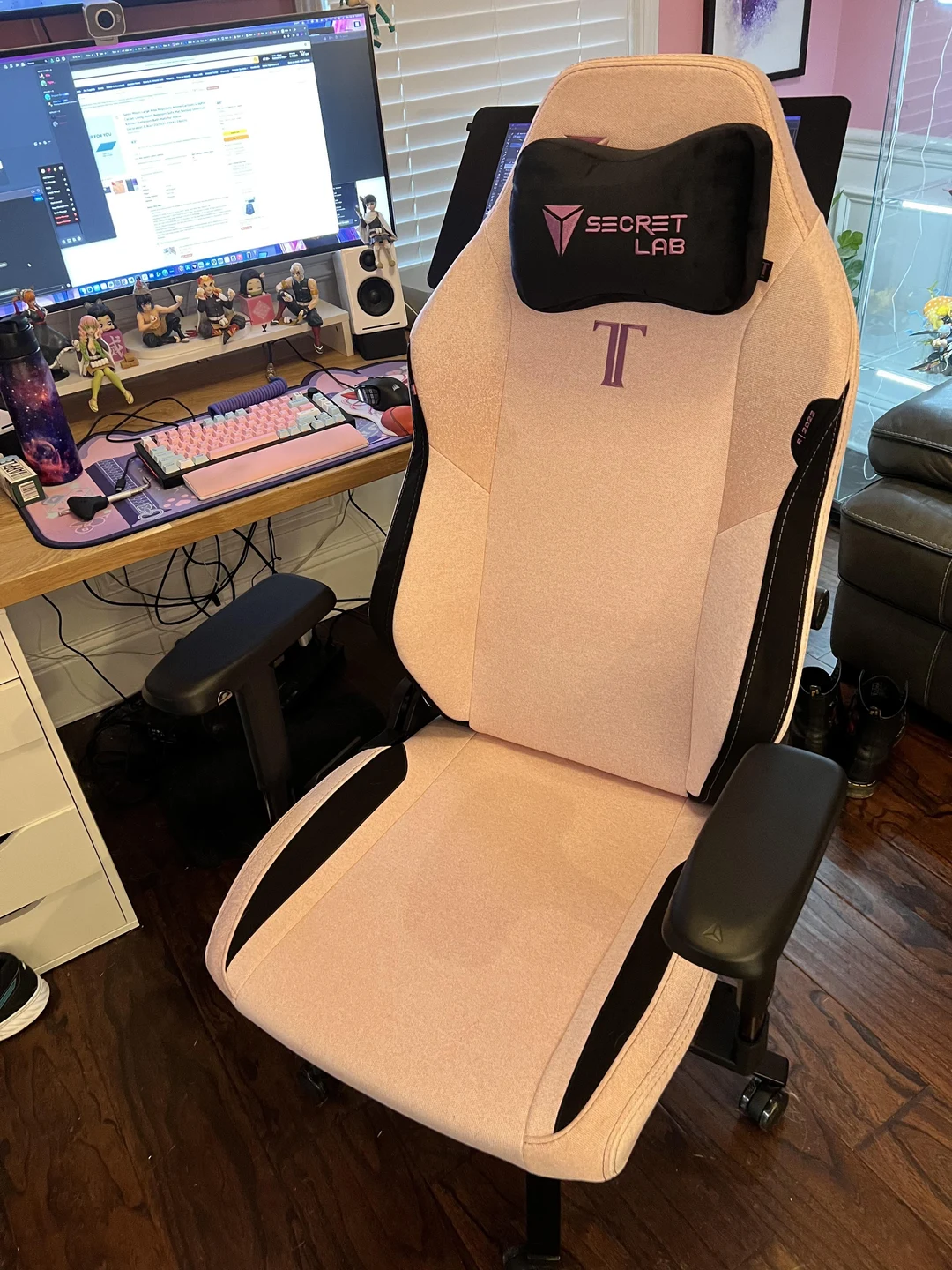 #Secretlab | Scrolller