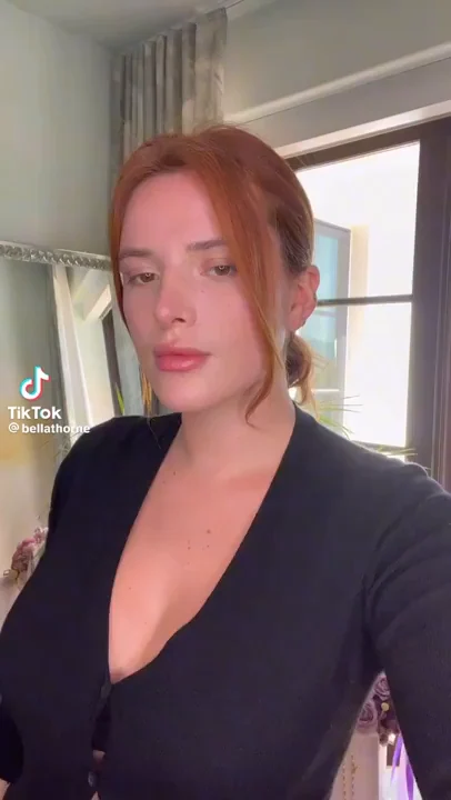 Bella Thorne | Scrolller