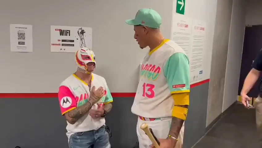 Manny & Rey Mysterio 👑 ⚾ | Scrolller